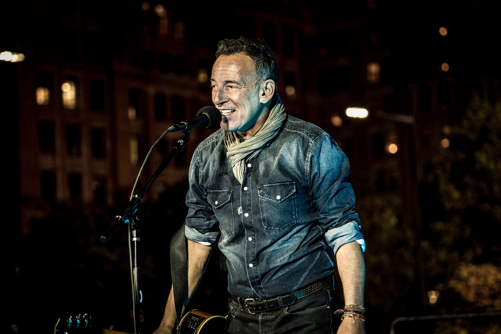 Springsteen, Hillary fans celebrate equality in birthplace of nation ...